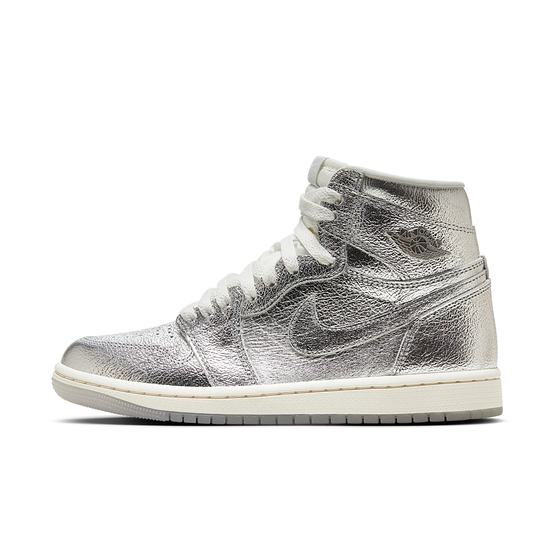 Air Jordan 1 Retro High OG Chrome (FN7249-001) - Sneak