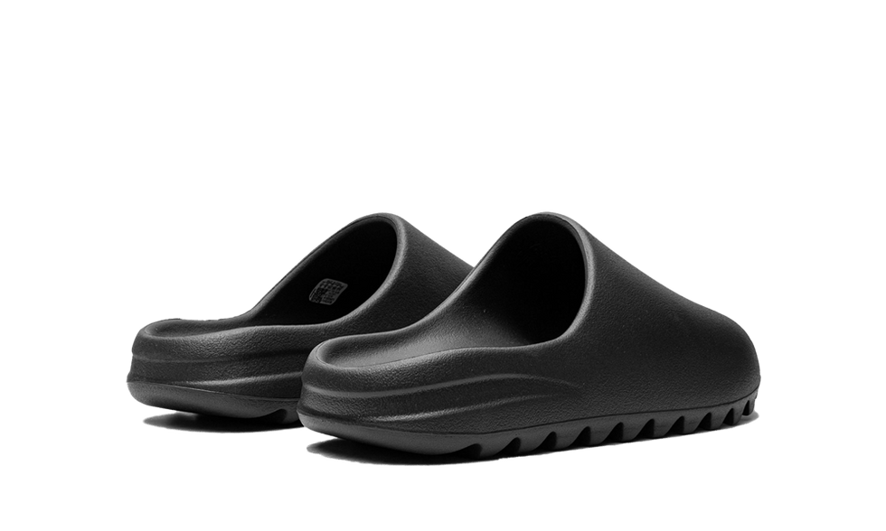 Yeezy - Sneak.fi
